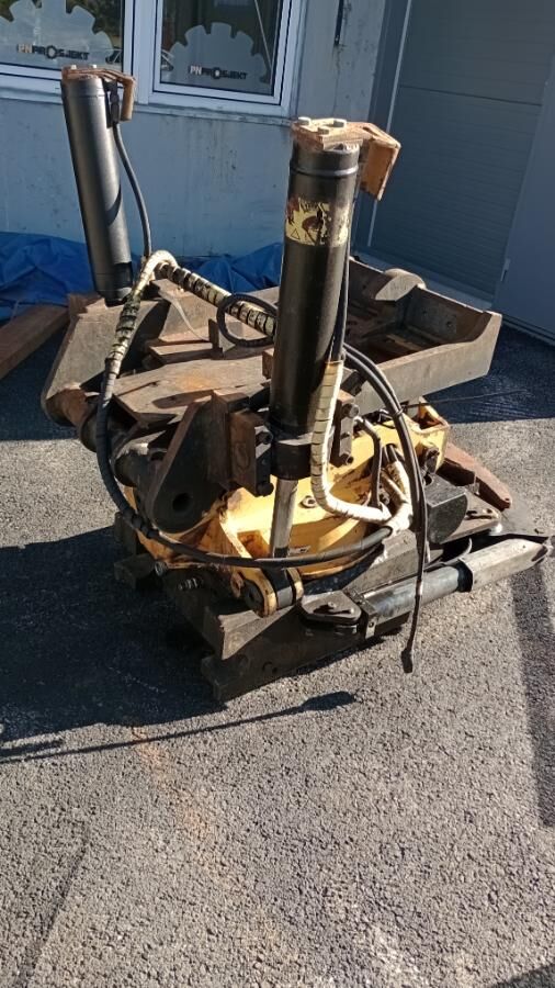 Prodaje se Engcon Rototilt tiltrotator na aukciji