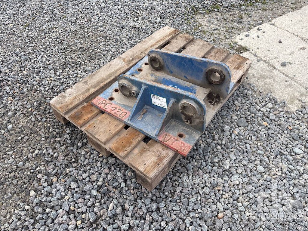 Prodaje se Adapter Plate, Bolzendurchmesse hidraulični čekić na aukciji