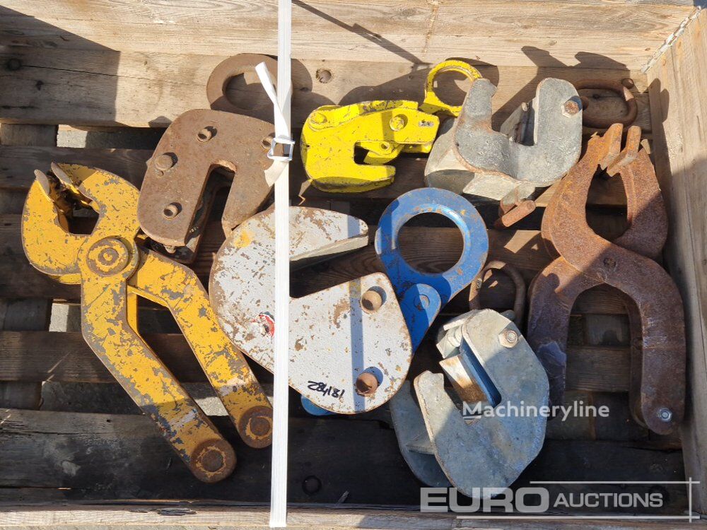 Prodaje se Various Crane Clamps, Hooks kašiku za prednje utovarivač na aukciji