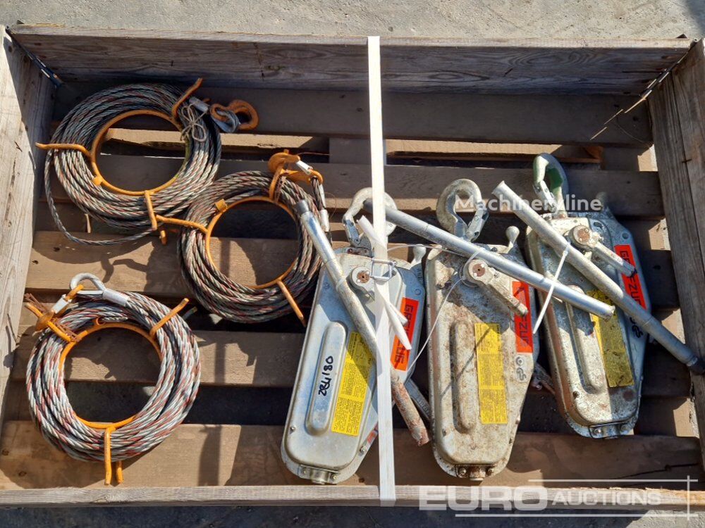 Prodaje se Manual Winches with Cables (3 of) kašiku za prednje utovarivač na aukciji