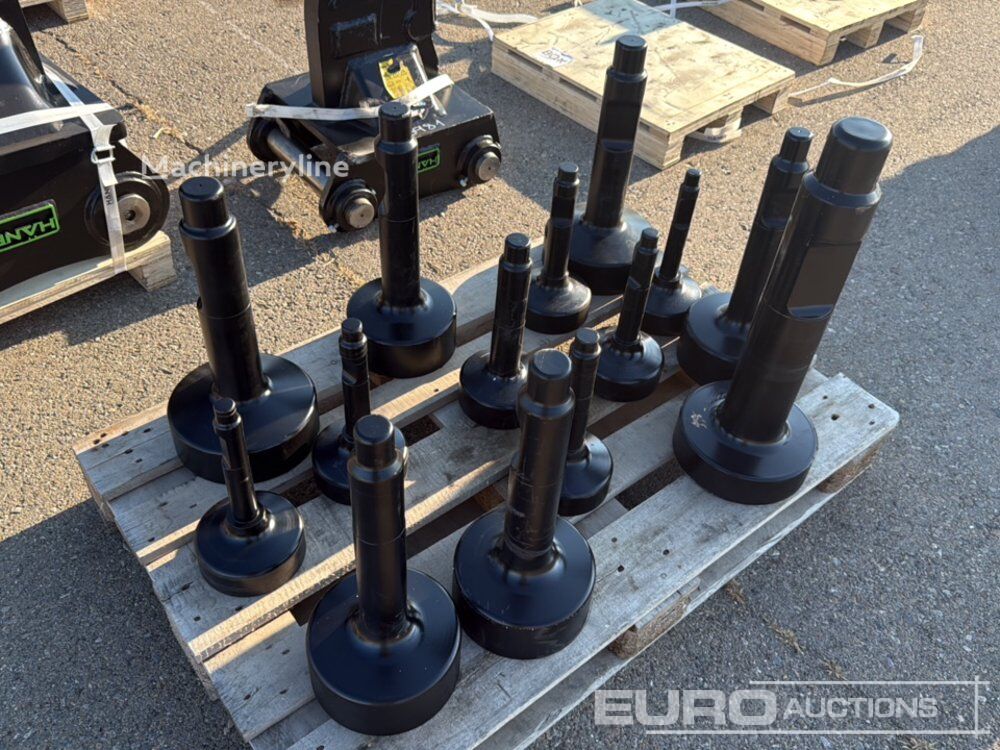 Prodaje se Haner Pallet of Variuos Size Pile Drivers to Suit Hydraulic Brea hidraulični čekić na aukciji
