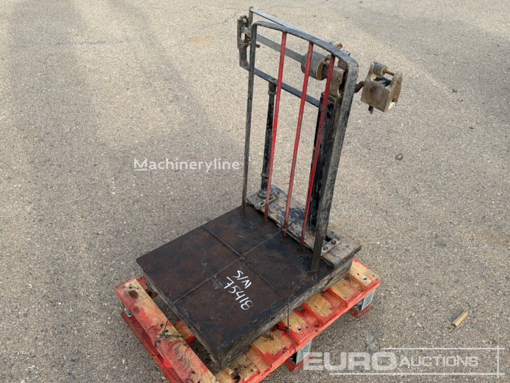 Prodaje se ručnu vagu na aukciji