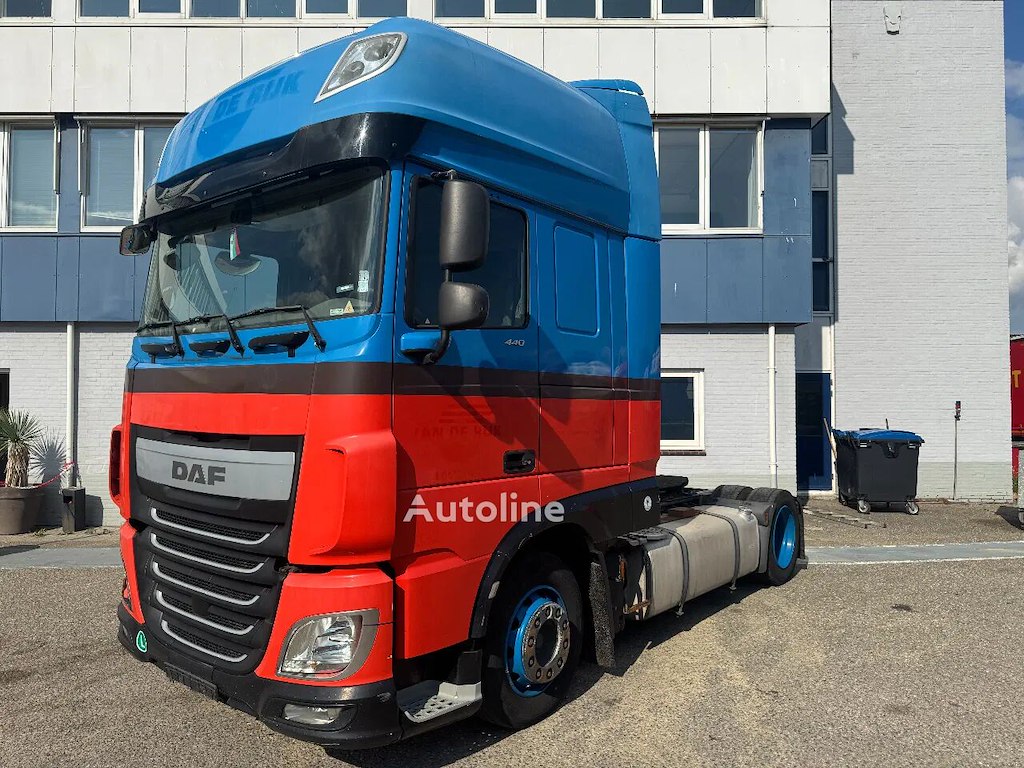 DAF XF 440 4X2 EURO 6 LOW DECK tegljač