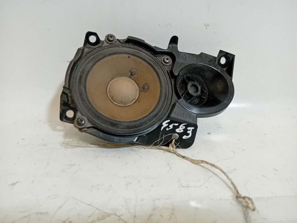 Coluna de som 21206780,ESQ drugi rezervni deo kabine za Volvo FH (4) 09/2012 kamiona