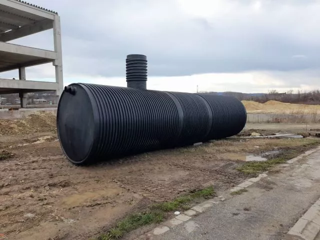 HORIZONTALNI PLASTIČNI REZERVOAR 10.000L Ø 1600X5000MM