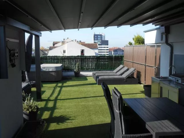 LUX STAN SA PRELEPOM TERASOM-NOVI SAD