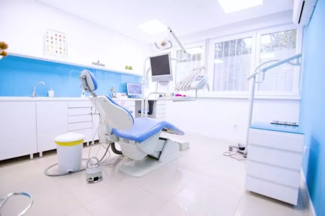 SKIDANJE ZUBNOG KAMENCA I POLIRANJE ZUBA - ORDINACIJA MAJA DENTAL CARE