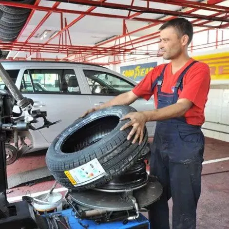 Auto servis ADAM - Iskustvo i profesionalnost - Vulkanizerske usluge