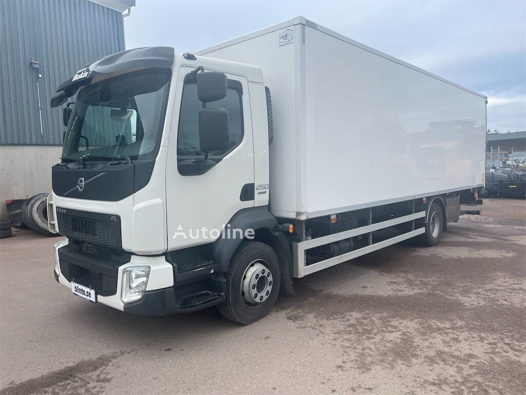 Prodaje se Volvo FL250 4*2 kamion furgon na aukciji