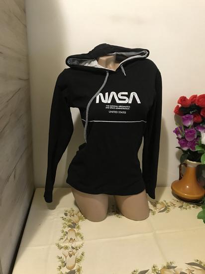 Lopenini crni duks sa slovima XS/S