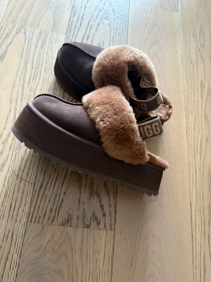 nove UGG papuče/sandale {original}