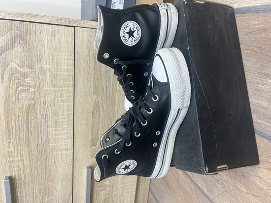Starke crne duboke