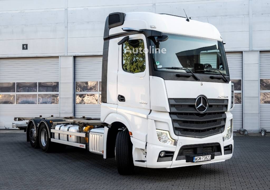 Mercedes-Benz Actros 2545 LS vozilo za prevoz kontejnera
