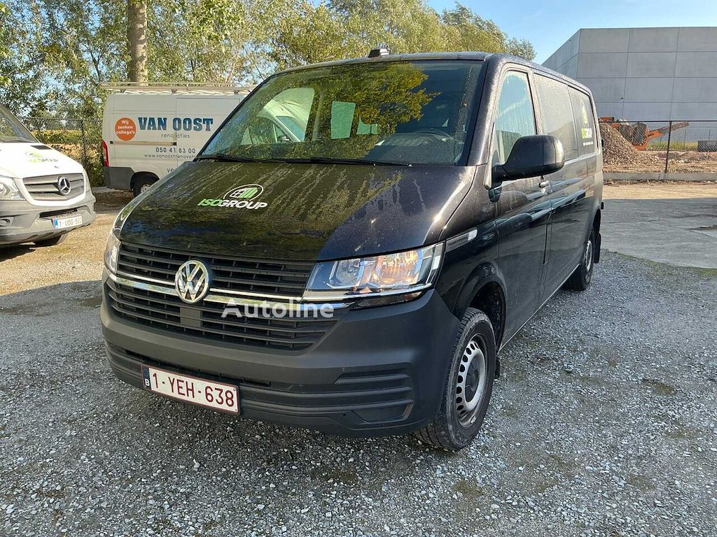 Prodaje se minibus furgon na aukciji