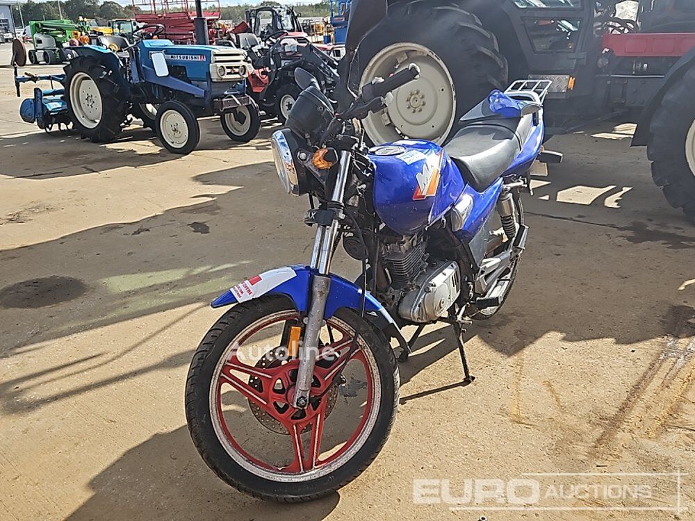 Prodaje se Sinnis Max motocikl na aukciji
