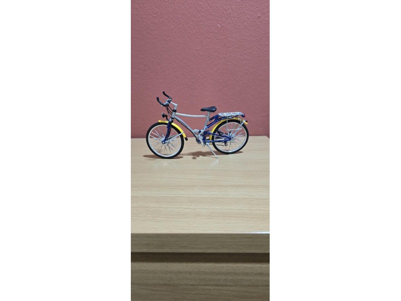 Bicikla Audi Quattro Trekkingbike