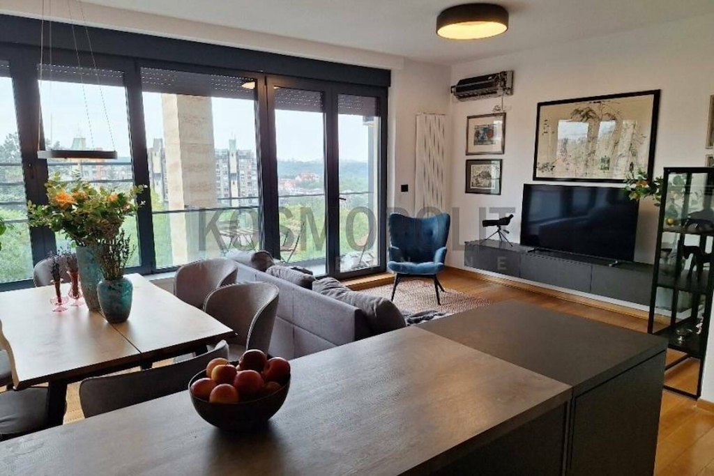 Voždovac, Banjica, Porodice Trajković, 4.0, 89m2, 310000 EUR