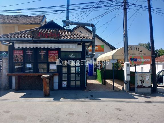 Izdajem lokal - udarno mesto - kod samog skretanja za Avalu