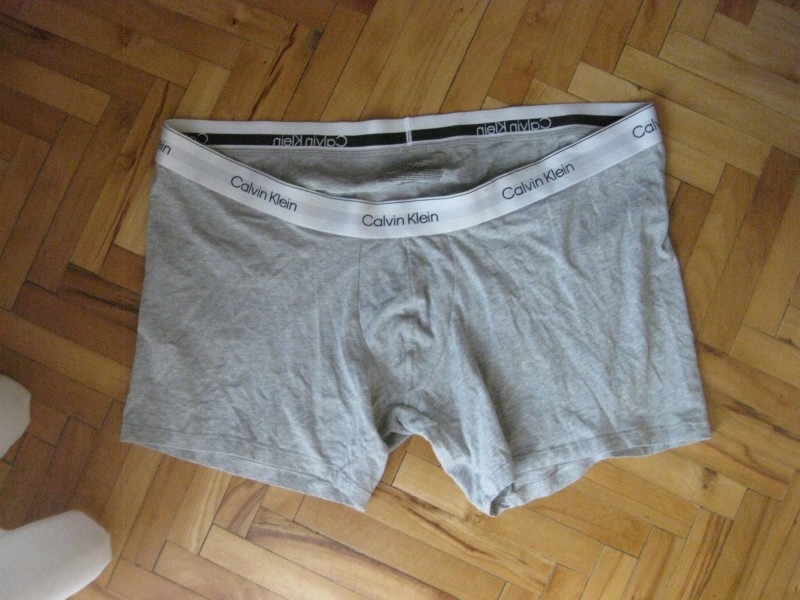 Orig. Calvin Klein sive bokserice kao nove .. 4XL