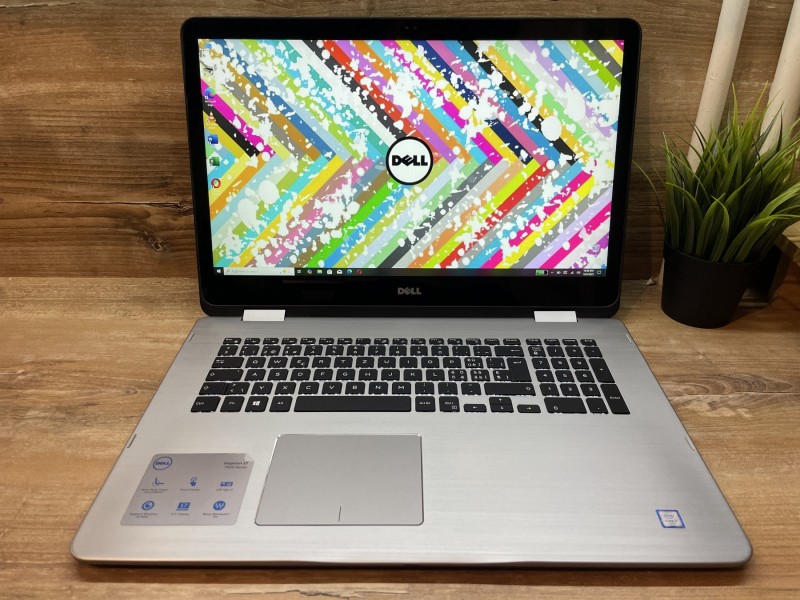 Dell Inspiron 17 P30E – i7, SSD, 17.3" Touch TOP