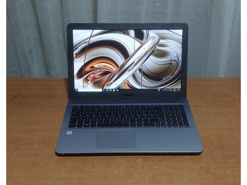 ASUS X541UAK_15.6" Full HD_i5-7200U 7.gen_1TB_16GB DDR4