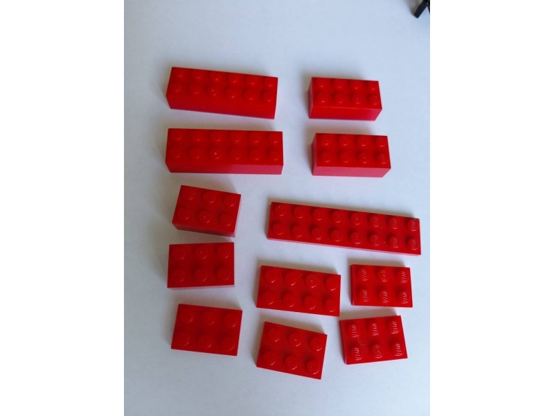 Lego crvene kocke lot