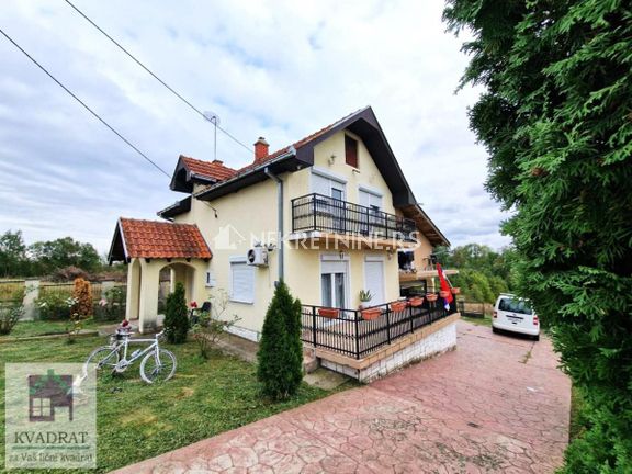 Troetažna kuća na odličnoj lokaciji, 224m2 Ub, Stublenica – 115 000€