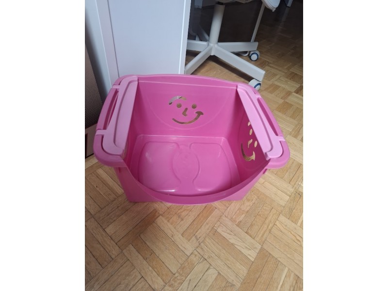 Velika plasticna kutija