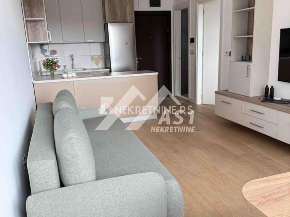 Lux neusavaljan prelep stan ID#3824