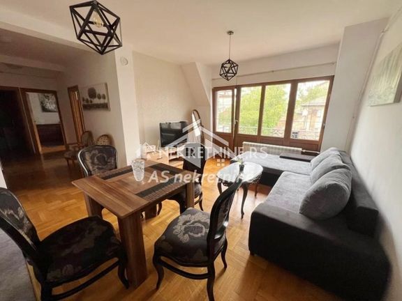 Vračar, Čubura, 3.0 stan, 88m2, 900 EUR