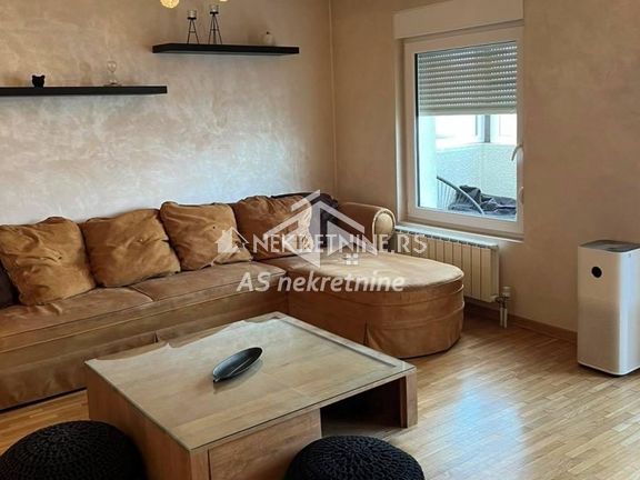 Zvezdara, Đeram pijaca, 3.0 stan, 95m2, 1300 EUR