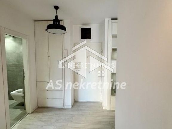 Vračar, Crveni krst, 2.0 stan, 47m2, 700 EUR