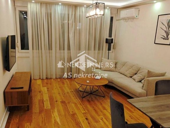Stari grad, Trg Republike, 2.0 stan, 70m2, 1100 EUR