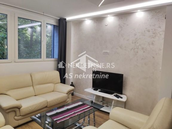 Čukarica, Banovo brdo, 2.5 stan, 52m2, 800 EUR