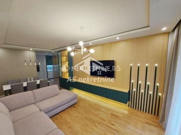 Vračar, Crveni krst, 3.0 stan, 77m2, 1750 EUR