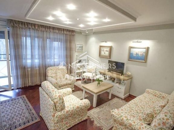 Novi Beograd, Blok 20, Hyatt, 2.5 stan, 66m2, 1000 EUR