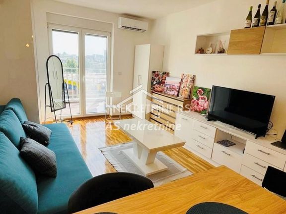 Palilula, Hala Pionir, 1.0 stan, 36m2, 600 EUR