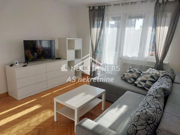 Vračar, Južni bulevar, 2.0 stan, 47m2, 700 EUR