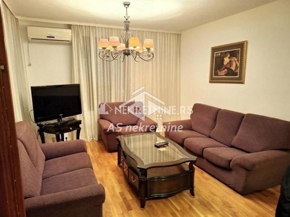 Vračar, Crveni krst, 4.0 stan, 105m2, 950 EUR