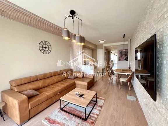 Savski venac, Beograd na vodi, 3.0 stan, 83m2, 1900 EUR