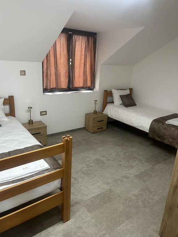 Izdajem sobe u Borči – hostelski tip smeštaja