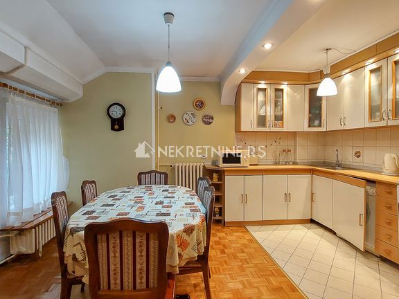 PRODAJA,2.5 STAN,CERAK VINOGRADI