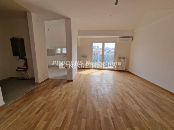 Penthouse, uknjižen, odmah useljiv nov stan, Paje Jovanovića
