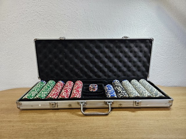 Otezani poker cipovi 500 Las Vegas Apoeni 1 5 25 50 100