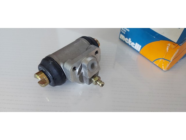 Wheel brake cylinder, Nissan Datsun 44100-N4601
