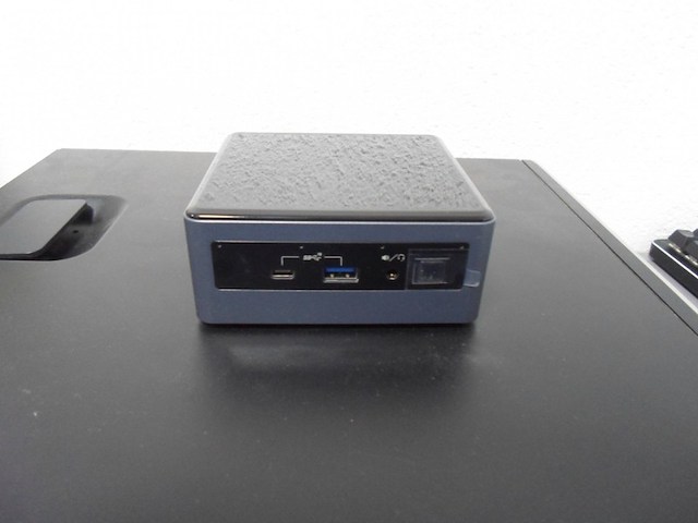 Intel NUC 10 mini PC Intel Quad i5 10210U Intel UHD