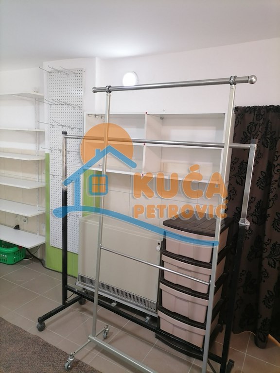 Izdaje se lokal na Panteleju !
