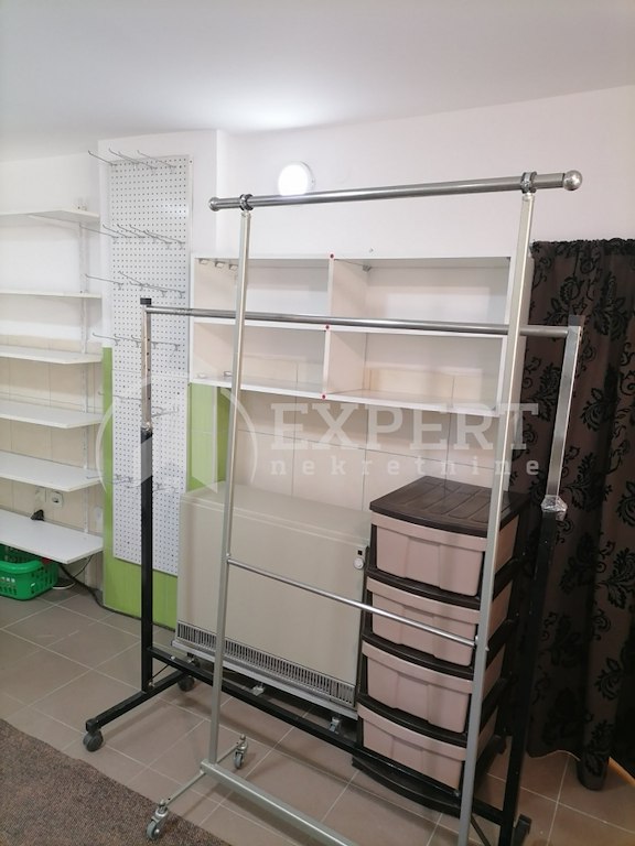 Izdaje se lokal na Panteleju !