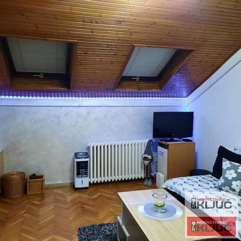 NOVO NASELJE, 27m2, Garsonjera sa Tavanom