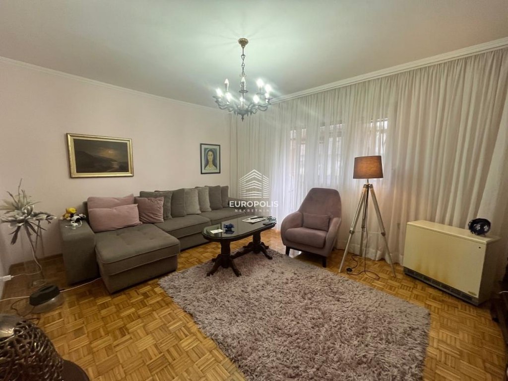 Na prodaju, porodični duplex 4. 0, 100m², odmah useljiv ID#8437